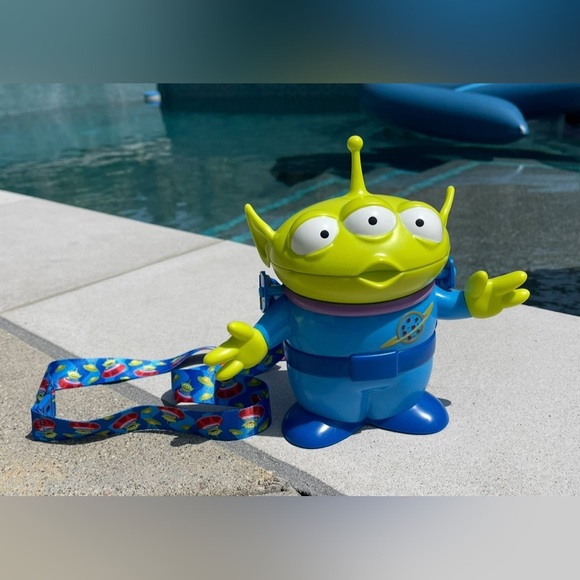 Disney | Accents | Disney Parks Toy Story Souvenir Alien Sipper Cup ...